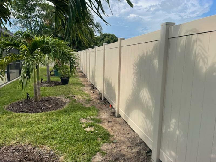 Who Gets The Good Side Of The Fence? The Surprising Answer! – Dolphin ...